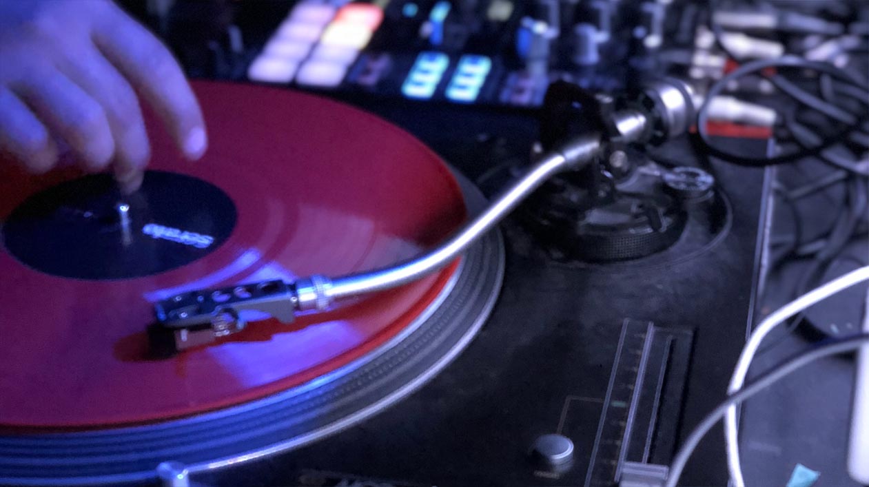 Dj vinilo: todo lo que debes saber - Campus Training