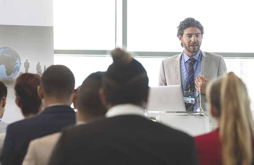 ¿Qué es un asesor comercial en entidades financieras?