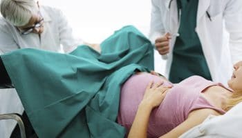 Posición de roser o protez: ¿en qué consiste?